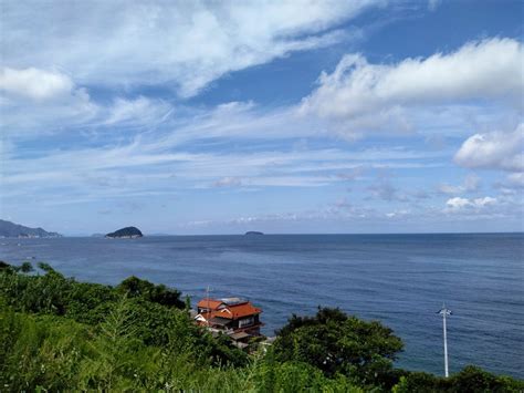 台風一過の日本海の秋の空 手編みと花とお散歩と