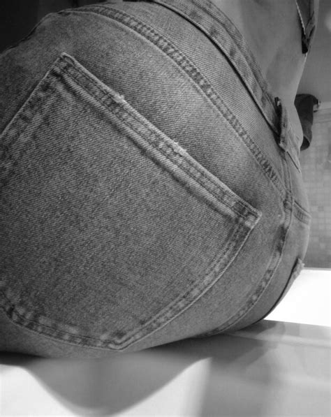 Nicely Wrapped In Tight Jeans Cloggie