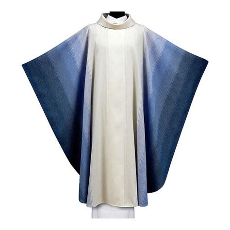 Casulla Mariana Blanco Azul Lana Tejida A Mano Venta Online En Holyart