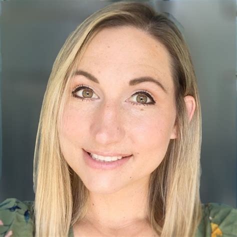 Lindsey C Main Street East Retail Sr Stage Manager Disneyland