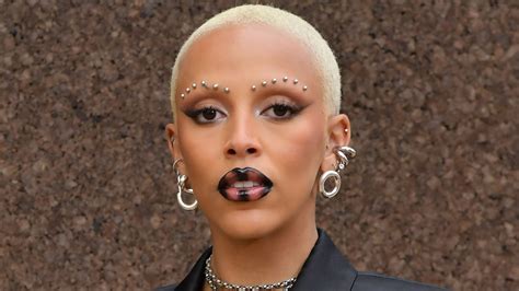 Doja Cats Makeup Artists Spill On Intricate Beauty Looks Eyebrow Art