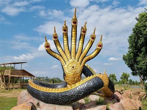 ลานเจ้าปู่องค์ดำแสนสิริจันทรานาคราช เขาแหลม รีวิวสถานที่ท่องเที่ยว