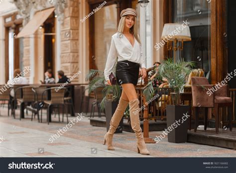 1 869 Thigh High Boot Images Stock Photos Vectors Shutterstock