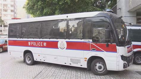 休班警涉拍裙底搶警槍 提堂被控窺淫及無牌管有槍械 Now 新聞