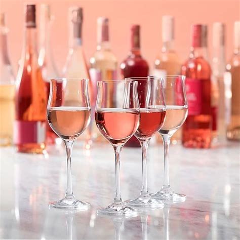 Rosé Wine Glasses Exist But Do We Really Need Them Experts Weigh In Huffpost Life