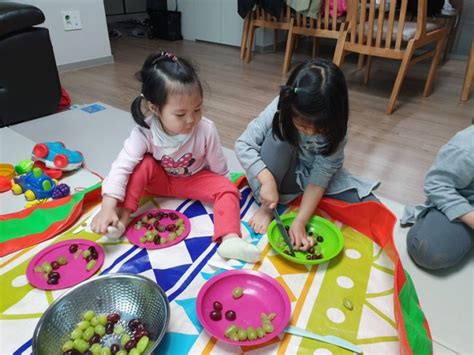 엄마표날병 오감발달 포도놀이 자르고 먹자 네이버 블로그