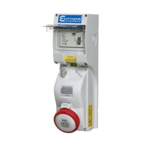 415v 3 Pole N E 32a Switched Interlocked Socket Ip65