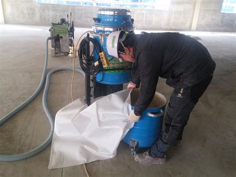 건식 신축 줄눈컷팅 신축 줄눈컷팅 후 분진 처리