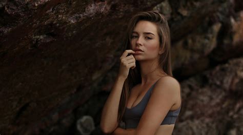 Single Women Dating With Hily App