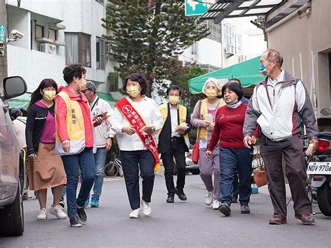 巾幗女力挺勇媽 黃敏惠任立委時的同事、姊妹一起來助選 蕃新聞