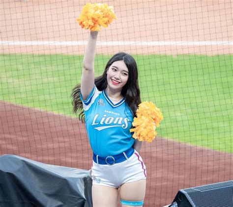 작년 치어리더 논란때 삼성 치어리더 그만뒀네 유머 움짤 이슈 에펨코리아