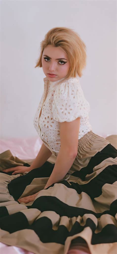 1125x2436 Peyton List Schon Magazine 4k Iphone XS Iphone 10 Iphone X HD 4k Wallpapers Images