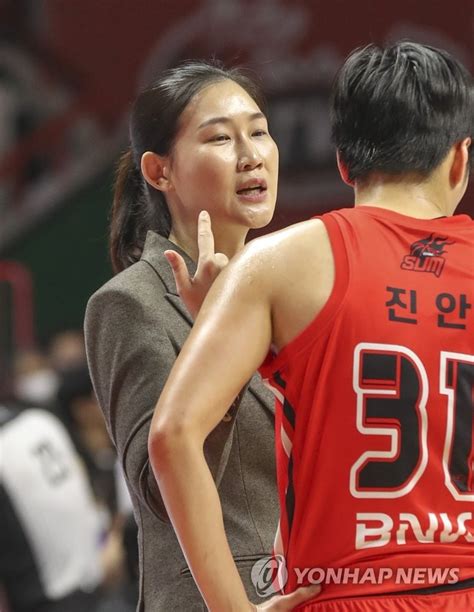 여자농구 Bnk 15점차 역전승박정은 여성 감독 Po 첫 승