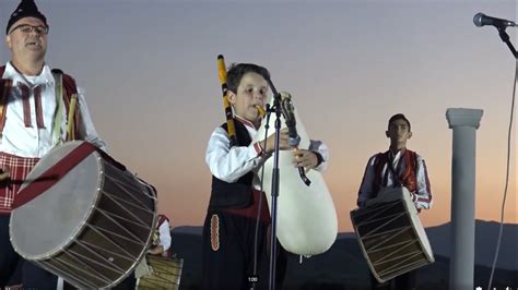 ВИДЕО Има само 9 години и е виртуоз на гајда Теодор Грујоски од Битола добитник на „Гајдата