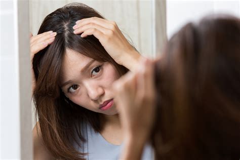 掉髮、禿頭 2種偏方有效嗎？中醫3招助生髮 抹米酒 生薑 生髮水 大紀元