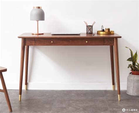 想挑选一张性价比实木书桌，却眼花缭乱？被材质困扰，到底是选成品还是diy？5000字文章全告诉你 书桌 什么值得买