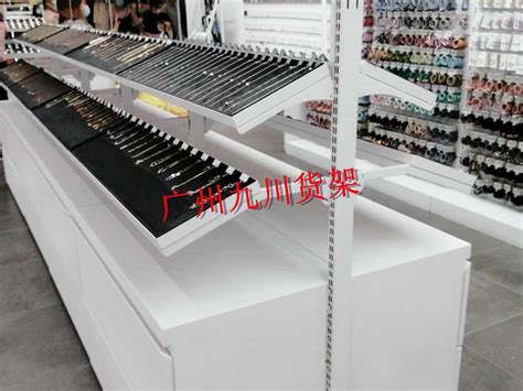 名创优品货架可带灯箱家居化妆品货架九川货架 站酷zcool