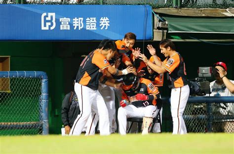 影／陳鏞基擊出超前轟 年輕球員活力讓統一氣氛好 Ettoday運動雲 Ettoday新聞雲
