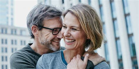 Monogamy Vs Non Monogamy How To Know If A Polyamorous Relationship Is Right For You Stephen