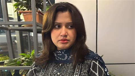 ‘রাজনৈতিক শিল্পী বলেই কি তালিকা থেকে বাদ ন্যান্সি