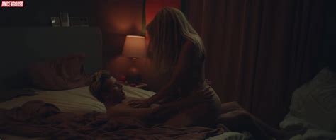 Mille Dinesen Desnuda En Take My Hand