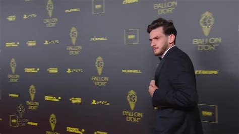 Entrepreneur Georgia On Linkedin ხვიჩა კვარაცხელია Ballon Dor ის დაჯილდოებაზე მეუღლესთან…