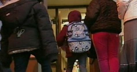 [건강] 무거운 책가방 아이들 허리 병든다