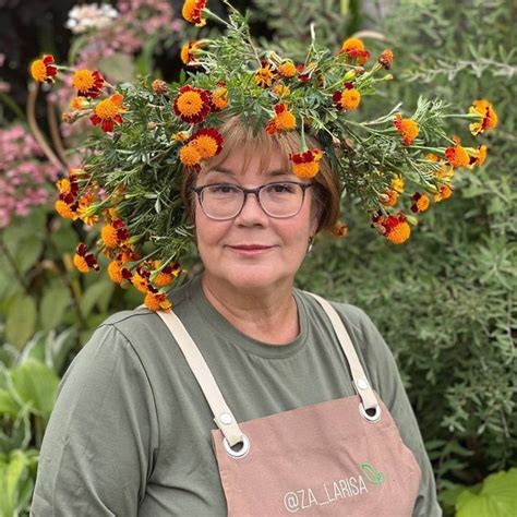 Za Larisa Threads Say More