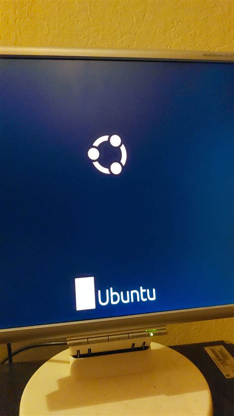 Just Downloaded Ubuntu Installation Worked Just Fine Now Its Stuck In Loading Screen Pls Help