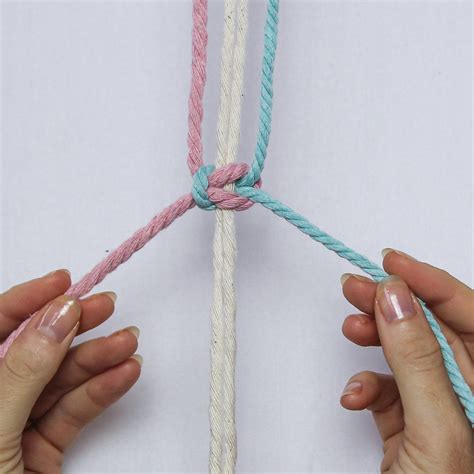 How To Macrame The Square Knot