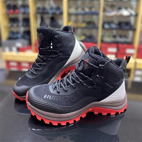 Жимст Цэцэрлэг саванд ургуулсан алимны модны талаар мэдээлэл By Жимст Цэцэрлэг Facebook