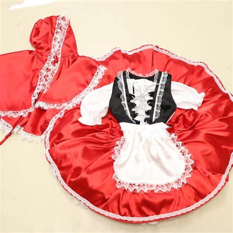 КОСТЮМА НА ЧЕРВЕНАТА ШАПЧИЦА