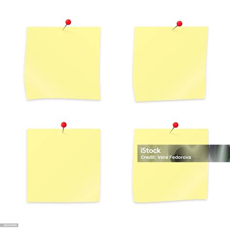 4 노란색 스티커 노트 종이 클립 빨간색 푸시 핀의 집합입니다 흰색에 격리 된 빈 스티커와 푸시 핀 문구 벡터 그림입니다 설계 프로젝트에 대한 템플릿을 쉽게 편집할 수