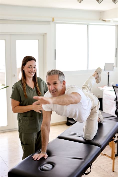 Lindsey West Garcia Dpt Cert Dn Cscs