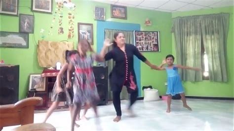 මෙම ගිම්හාන නිල්වලා ගුරුතුමිය සමග නිල්වලා පැංචියන් Youtube