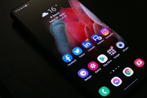 Как увеличить или уменьшить значки приложений на Android