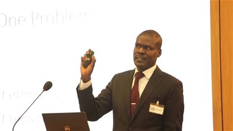 وزير العدل السوداني حكومة الفترة الانتقالية معنية بمحاربة الفساد