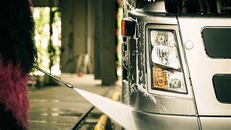 Prodotti Per La Pulizia E Detergenti Per Il Lavaggio Di Camion Commerciali Ecolab