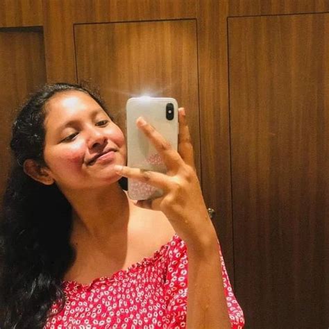 𝚖𝚒𝚜𝚜 🦋 Tharuki Weerasekara • Threads Say More