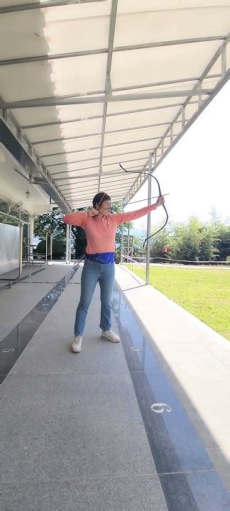 줌손이 입술아래로 내려와 만작에 가까워지다 이제 발시동작을 만들차례다 활배우기에 최선을다하자 궁도 국궁 활쏘기 15시15중 Youtube