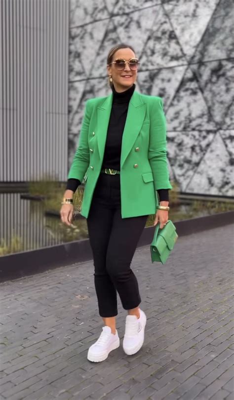 Pin By Guadalupe Hernandez On Atuendo Blazer Outfits For Women
