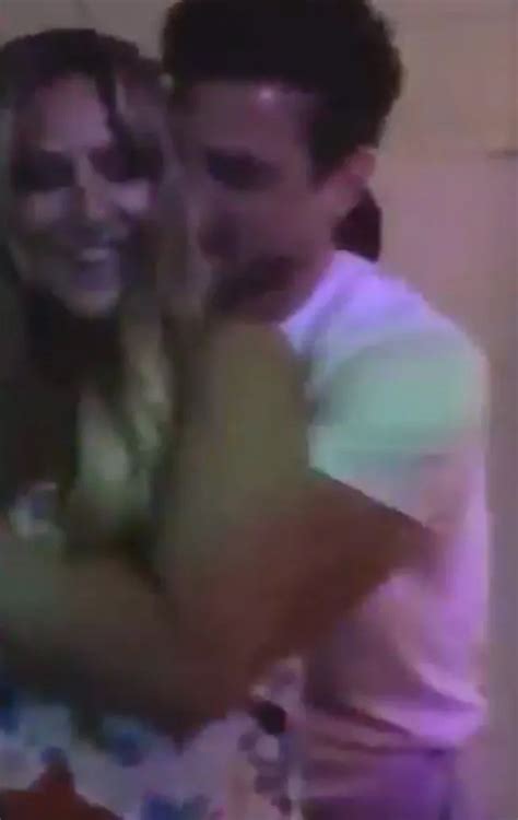 Love Islands Tom Walker Gets Very Cosy With Caroline Flack As They Dance Together At Aftersun