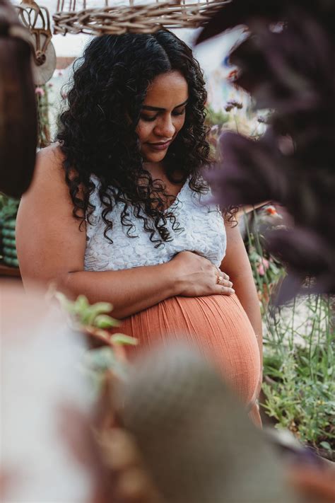 Contact Sydney Dodd Capturing Birth