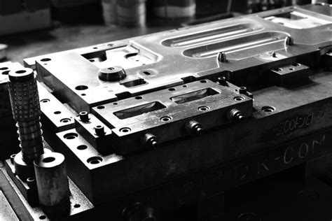 Scm435とscm420の違いとは？両鋼材の特性を徹底比較 鉄×旋盤加工製作所｜鉄×旋盤加工に特化