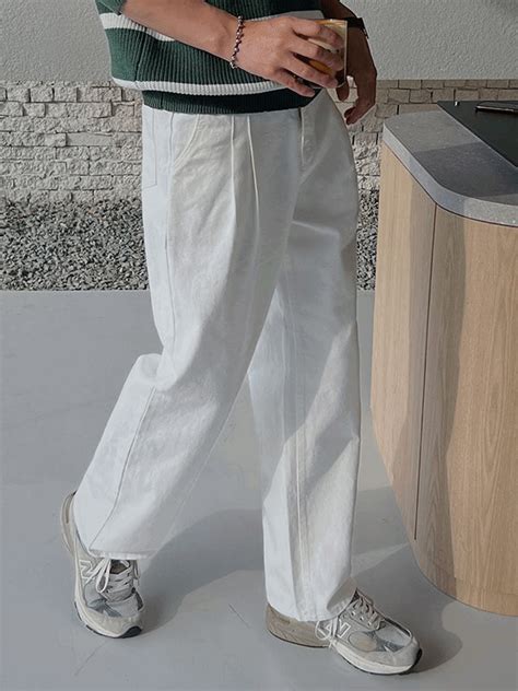 락커룸 레온 투턱 와이드 코튼팬츠3colorss L 위시버킷