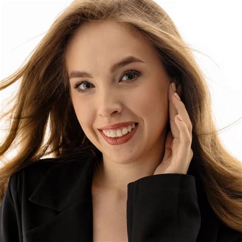 Дівчата з Праги давайте знайомитися Коротко про себе Я фотограф та