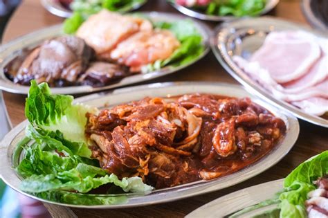 The Three Peacocks New Live Stations At Singapores Largest Outdoor