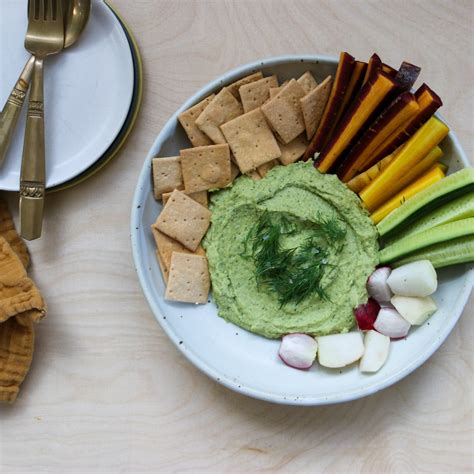 Dill And White Bean Spread With Crackers Hayden Flour Mills