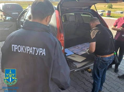 На Волині посадовця спіймали на хабарі ФОТО Волинь Ua
