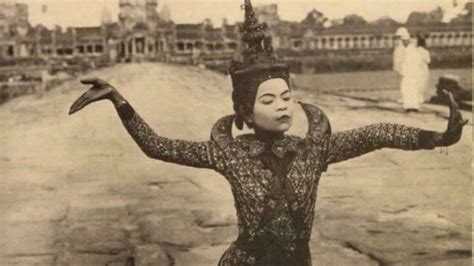 របាំព្រះរាជទ្រព្យ Tnaot